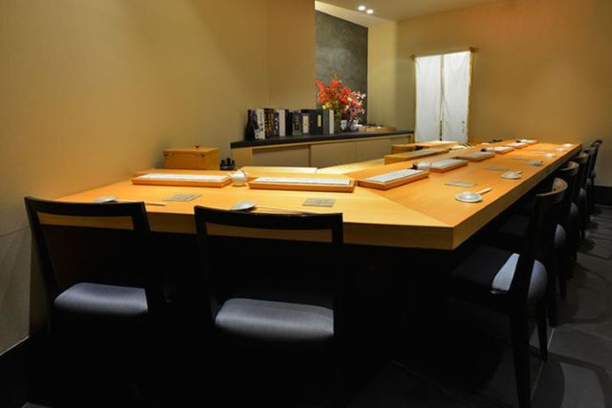 鮨 日進月歩 - Restaurant Guide - TableCheck