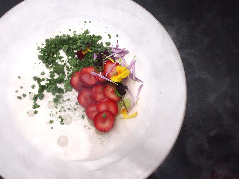 THE MOON - Restaurant Guide - TableCheck