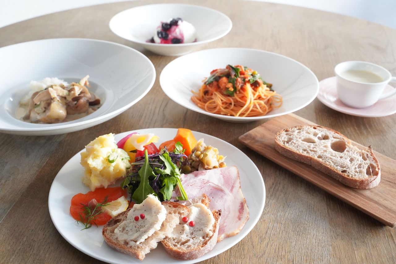 AUTHENTIC TABLE TAVERN（オーセンティックテーブル タバーン） - Restaurant Guide - TableCheck